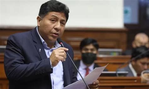 Fiscalía y Diviac allanan oficinas de Raúl Doroteo Canal N