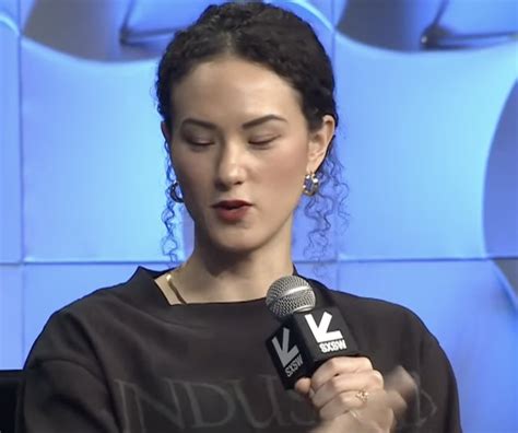 Mundus Sine Caesaribus A World Without Caesars She Also Appears To Be Wearing A Gold