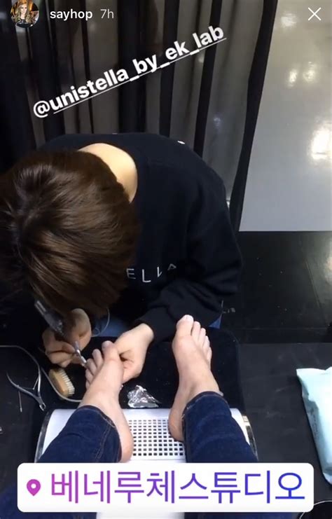 Sara Hopkinss Feet