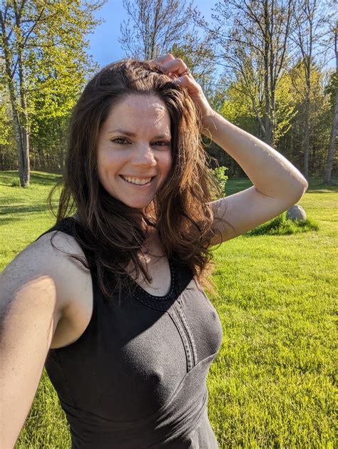 A Sunny Day Is A Happy Day Rbraless