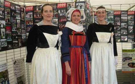 Bro Ar Ster Goz Reine Et Dauphines Aux 20 Ans Du Cercle Le Télégramme