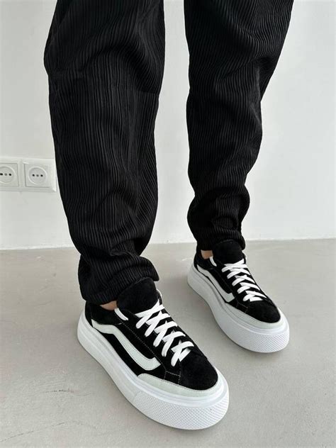 Стильні замшеві кеди — ціна 2250 грн у каталозі Кеди Купити жіночі речі за доступною ціною на