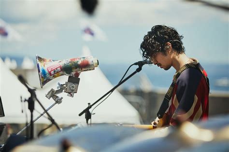 King Gnu、『red Bull Secret Gig』の舞台裏に迫るドキュメンタリー＆ライブ映像4曲を公開 の画像・写真 ぴあ音楽
