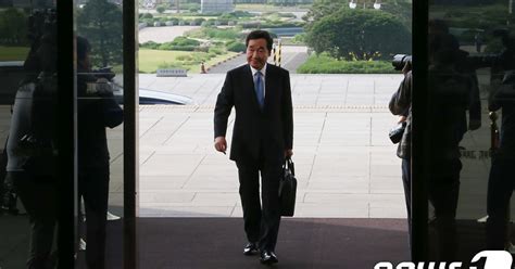이낙연 총리 후보자 청문회 문턱 넘을까