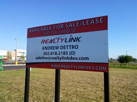 Custom Real Estate Signs Spotlight Strategies