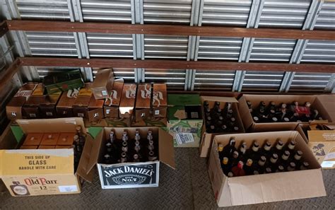 Polícia Civil apreende garrafas de bebidas falsificadas e prende suspeito em Piracicaba