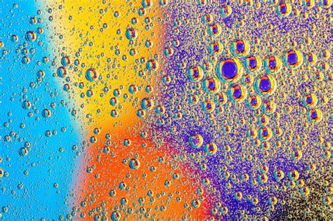 세포 막의 과학적 이미지입니다 액체 물질의 최대 매크로입니다 분자 원자 Sctructure를 추상화 합니다 거품을 물 공기 또는 분자의 매크로 샷입니다 생물학 Phycics