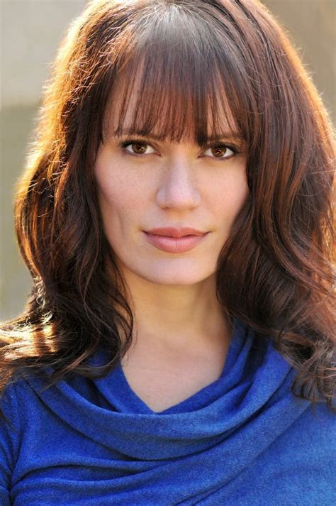 Emily Swallow Fotka