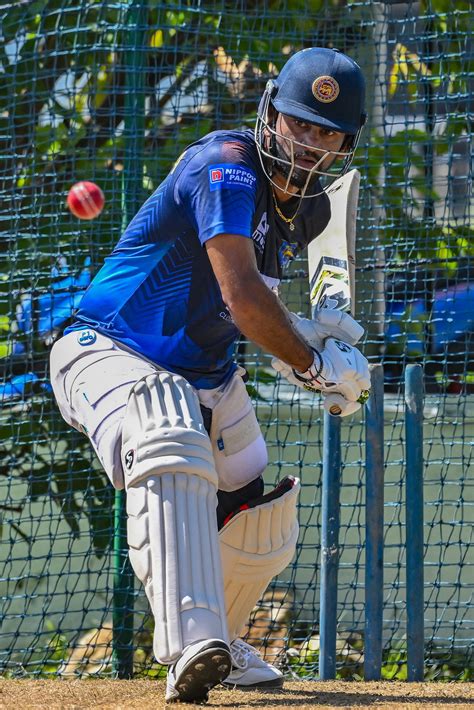 Dimuth Karunaratne Has His Eyes On The Ball