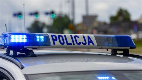 Brutalne pobicie 15 latka Szarpali go przewrócili na ziemię Wszystko się nagrało