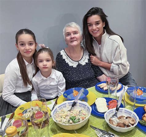 Ксению Бородину осудили за слишком скромный подарок для бабушки отпраздновавшей юбилей