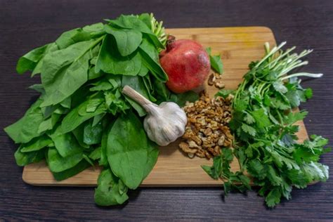 Pkhali Recipe Georgian Spinach And Walnut Spread No Frills Kitchen