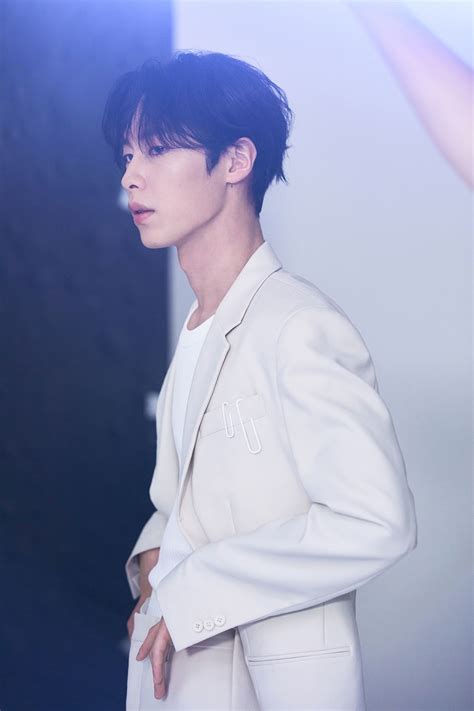 [이재욱] 재욱이는 화보를 찢어 네이버 포스트