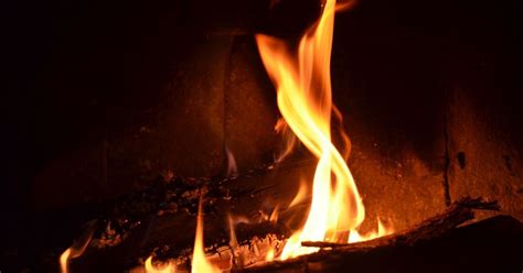 Вибух у Києві та пожежа у парку Юність у ДСНС пояснили що відбулося — Київ