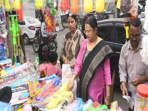 Holi Festival Is Being Celebrated With Great Pomp Across The Country
