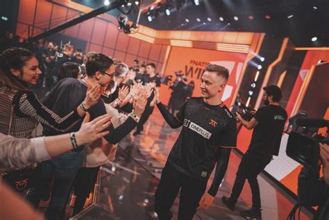 LoL Fnatic ganha da Origen e vai enfrentar a Mad Lions na próxima fase da LEC