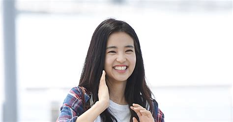 포토엔 김태리 꾸밈없는 순수 미소