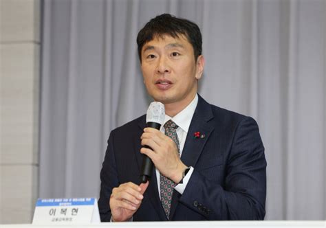 이복현 금감원장 우리카드 시도 의미 있어타 업권도 상생금융 상품 개발해야 서울경제