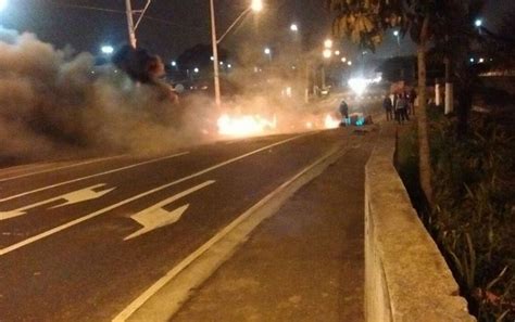 País Amanhece Em Greve Geral Contra As Reformas De Temer