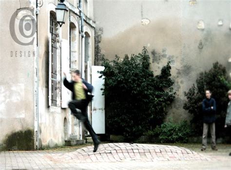 Cobblestone Street Turns Into Mini Earthquake Simulator Designbuzz