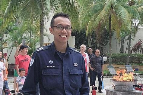 Off Duty Scdf Officer Fought Yishun Blaze And Missed Eating Pre Dawn Meal