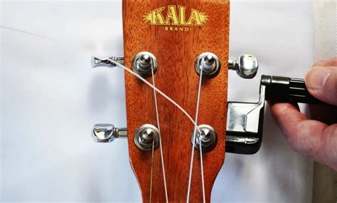 How To Restring And Tie Ukulele Strings Which Knots To Use Fret Expert