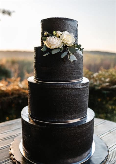 Modern And Romantic Moody Black Wedding Cake Ideas A Cake To Remember