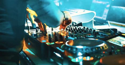 실내 Dj Dj 공연 Dj 믹서 Dj 음악 Dj 파티 Lp 레코드 가벼운 공연 기술 나이트 클럽 나이트