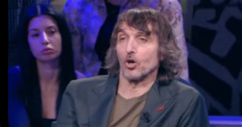 Christian Raimo Dopo La Sceneggiata Fugge Dagli Studi La7 Occhio Allo