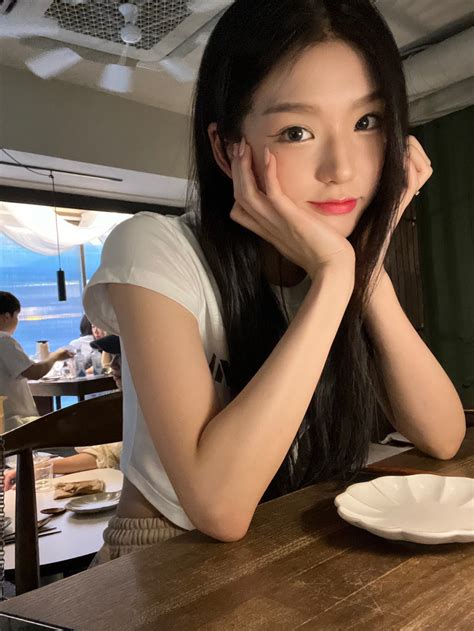 Secret Number Community Posts 락키 ️ 오늘 다들 좋은하루 보냈어요 맛있는 음식점을 찾아서