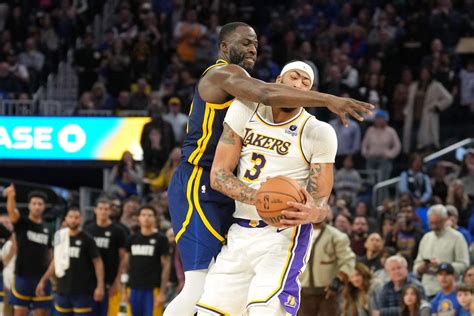 Lebron James Triple Double Lifts Lakers Over Warriors In 2ot Reuters