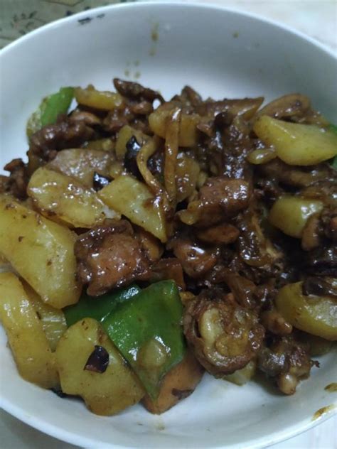 【土豆炖鸡块图片】一朵小红花ヽ下厨房