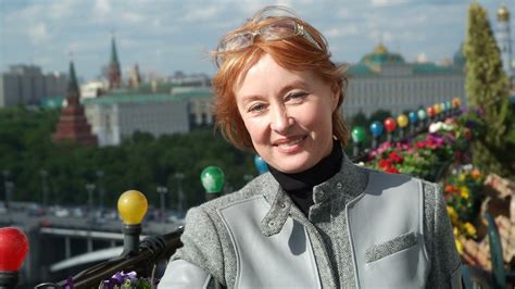 Друг Ларисы Удовиченко сообщил что актриса проходит реабилитацию после операции