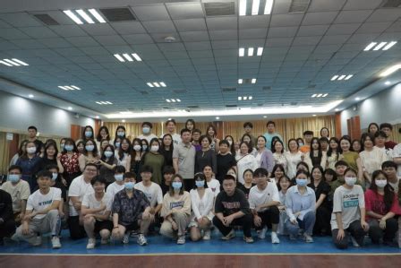 江汉大学音乐学院院长张轶教授来校讲学演唱中的情声字之间的关系 汉江师范学院 新闻网