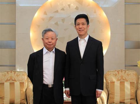 徐坚大使会见到访的亚洲基础设施投资银行金立群行长