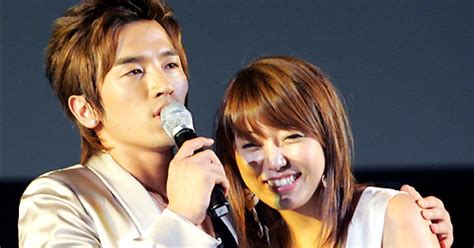 포토엔 Vj 서지영 넓은 이민우 품에 안겨 행복 웃음만