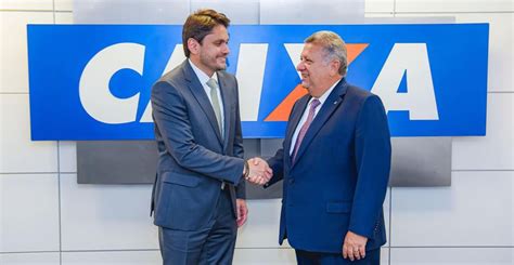 MCom e Caixa ajustam detalhes para doação de computadores Agência Gov