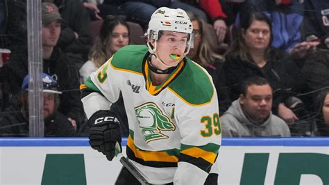 Blue Jackets Sign Max Mccue To Three Year Entry Level Contract Columbus Blue Jackets