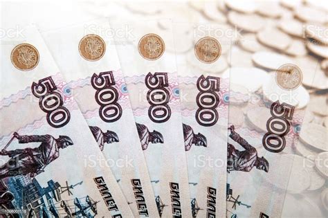 비즈니스 정 돈 루블 지폐와 루블 동전을 닫습니다 0명에 대한 스톡 사진 및 기타 이미지 0명 500 가격 Istock