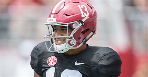 Alabama Analyst Sees Only One Way Tua Tagovailoa Beats Out Jalen Hurts