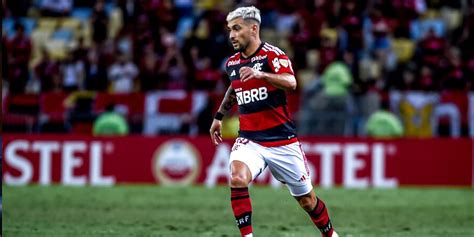 Arrascaeta De La Cruz e 1 3 jogadores estão fora do Flamengo