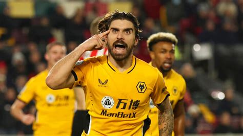 Premier League Ruben Neves Goal Gives Wolves 2 1 Victory At Brentford