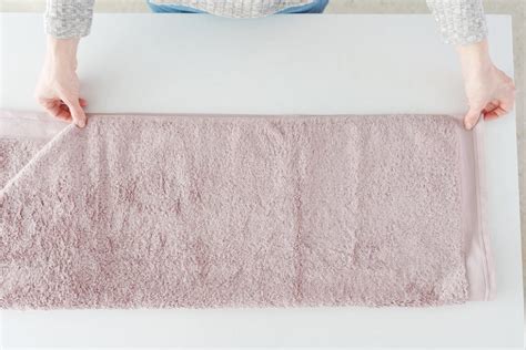 How to fold towels: Simple towel styling tricks to roll or fold towels | Style Curator