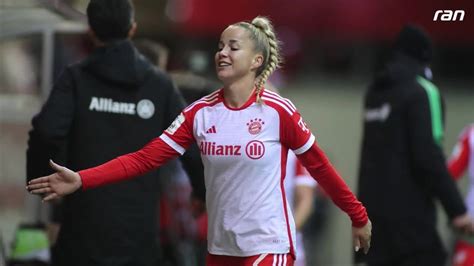 Hose Vergessen Giulia Gwinn Unten Ohne Am Spielfeldrand Ran