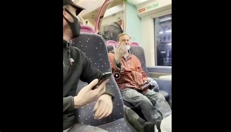 奇怪~我明明用耳機聽歌 為何其他乘客可以跟著打節拍 休閒娛樂