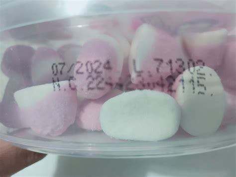 Fini Strawberry Kisses 500g Gummies Candy Food And Drinks Other Food And Drinks On Carousell