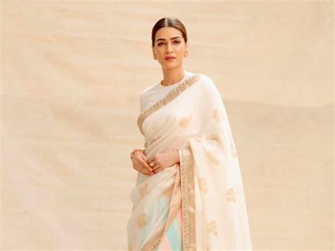 Kriti Sanon Stuns In A Pastel Hued Manish Malhotra Saree At 69th