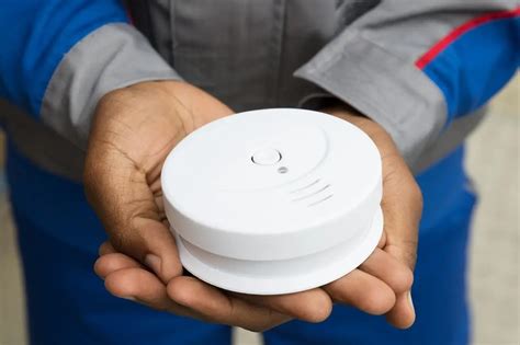 4 Signs You Need To Replace Your Alarm System Batteries Guardian