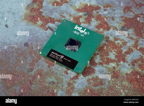 Kyiv Ukraine April 22 2020 Intel Pentium Iii Processor Unit On