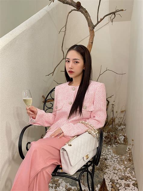 Con Gái đại Gia Minh Nhựa Phẫu Thuật Thẩm Mỹ đến Mức Không Nhận Ra